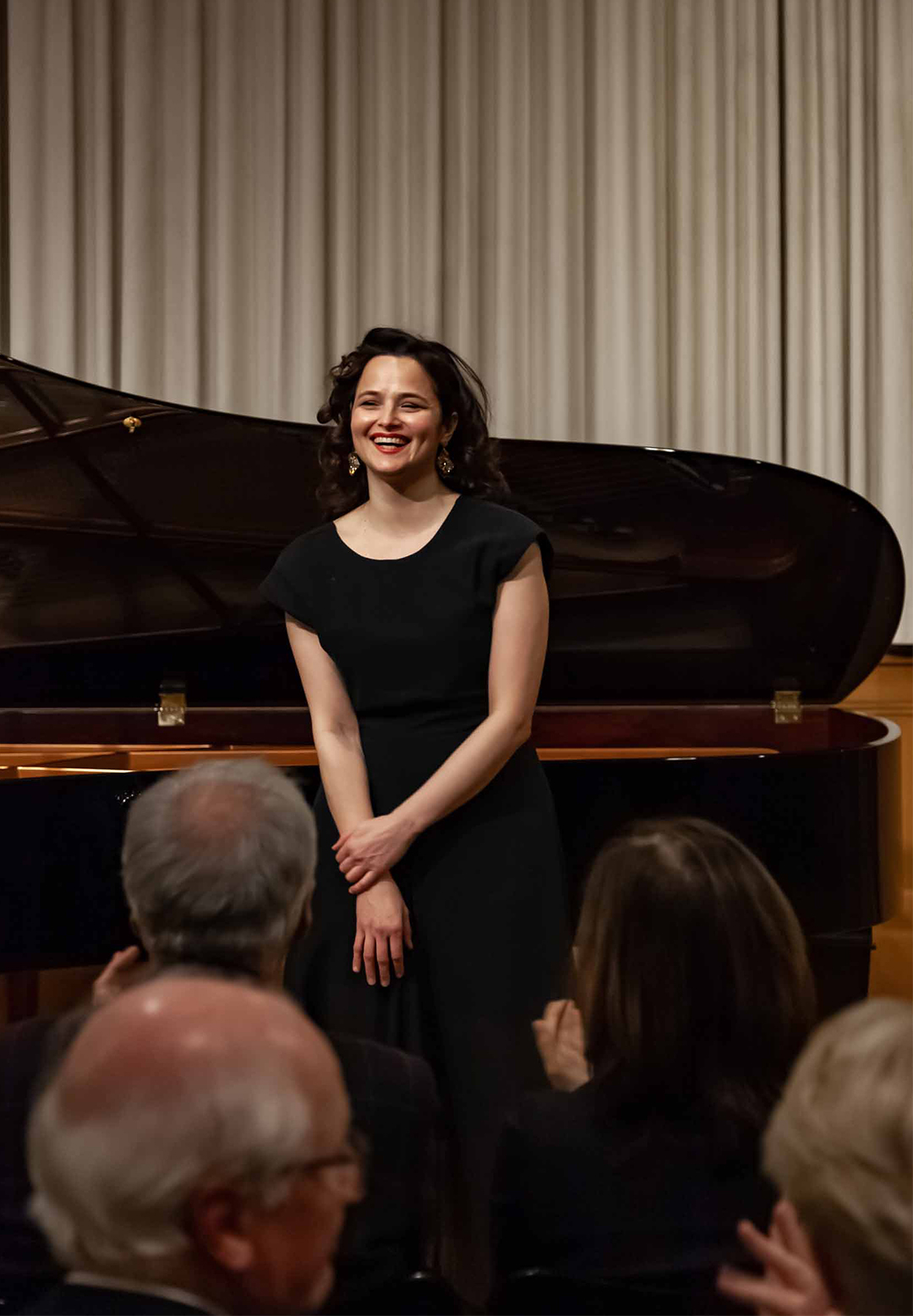 Dora Deliyska - Pianist